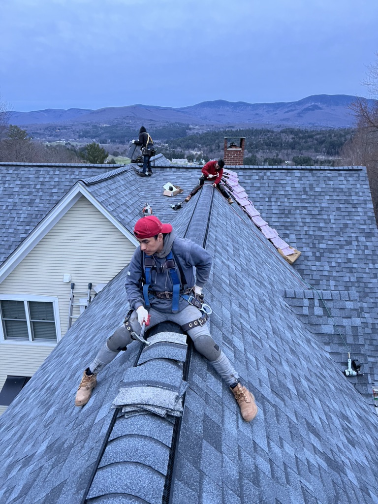 5 Warning Signs You Might Need Roof Repair | Roofing Experts