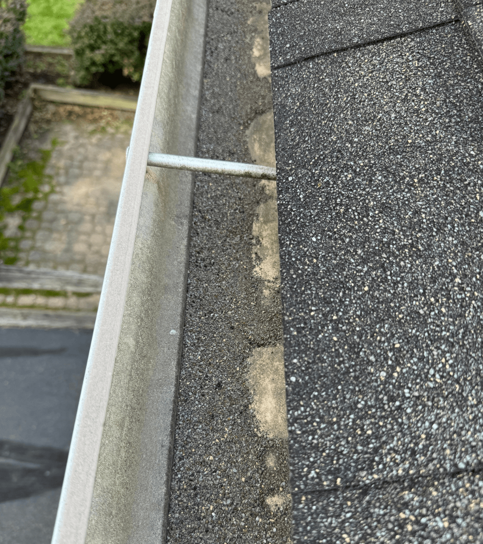 Asphalt Shingle Granule Loss: Causes & When to Worry